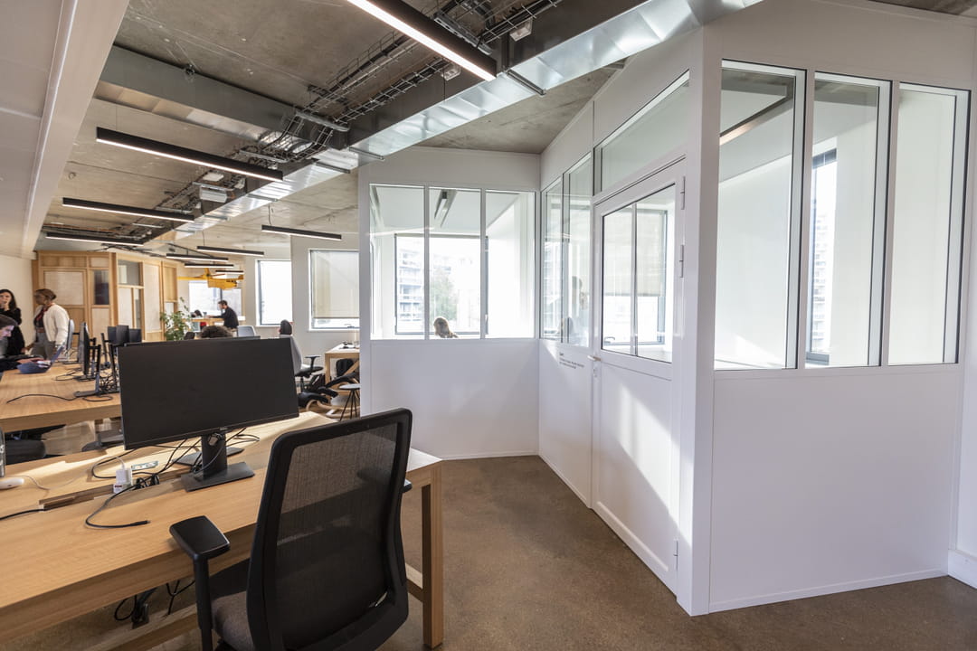 300 postes de travail en flex office
