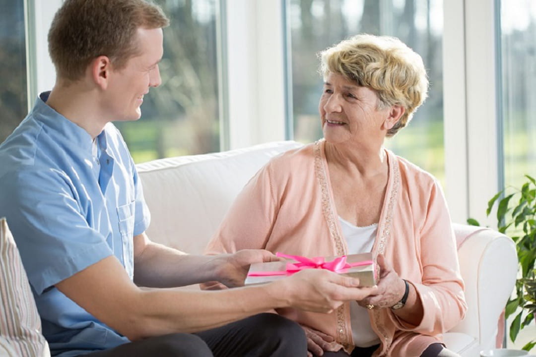 Offrir un présent d'usage