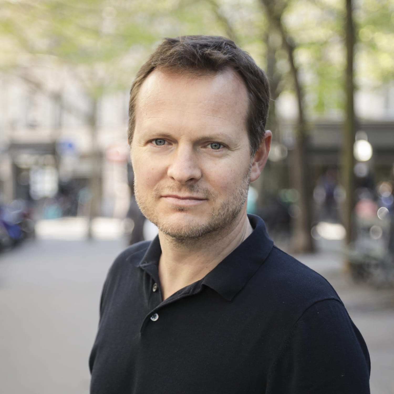 Dons aux associations : et si on rangeait le chéquier