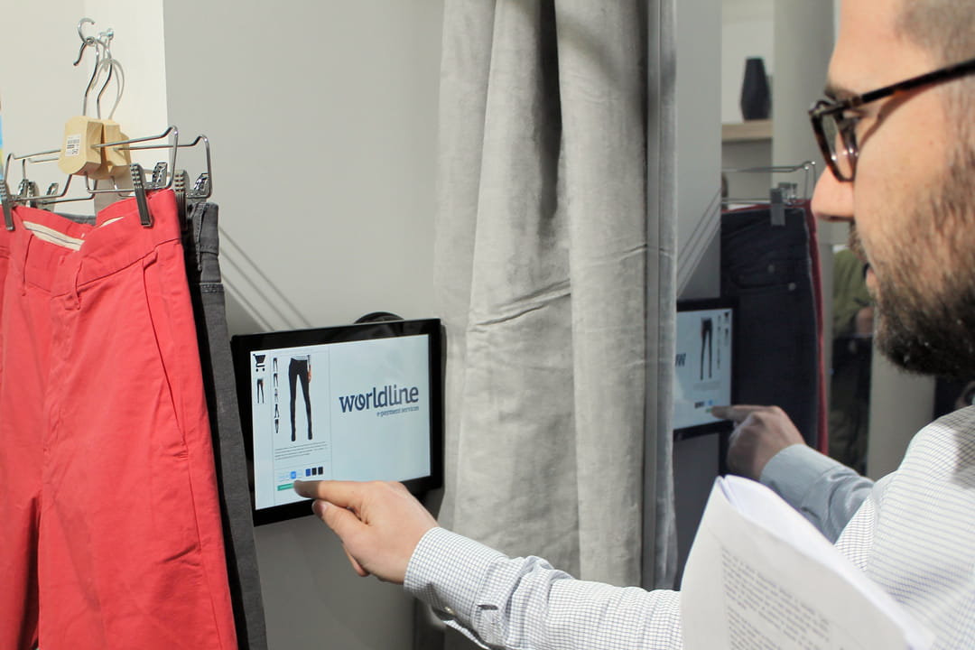 Une cabine d'essayage très connectée