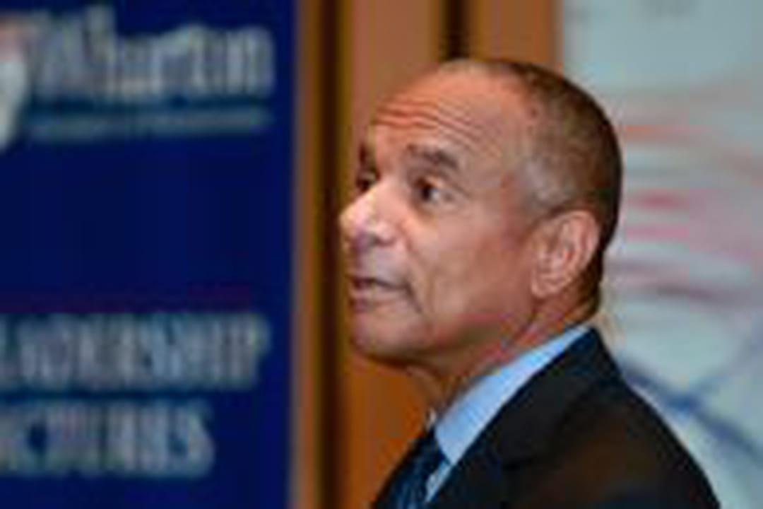 Kenneth Chenault fait une liste de trois choses à accomplir pour le ...